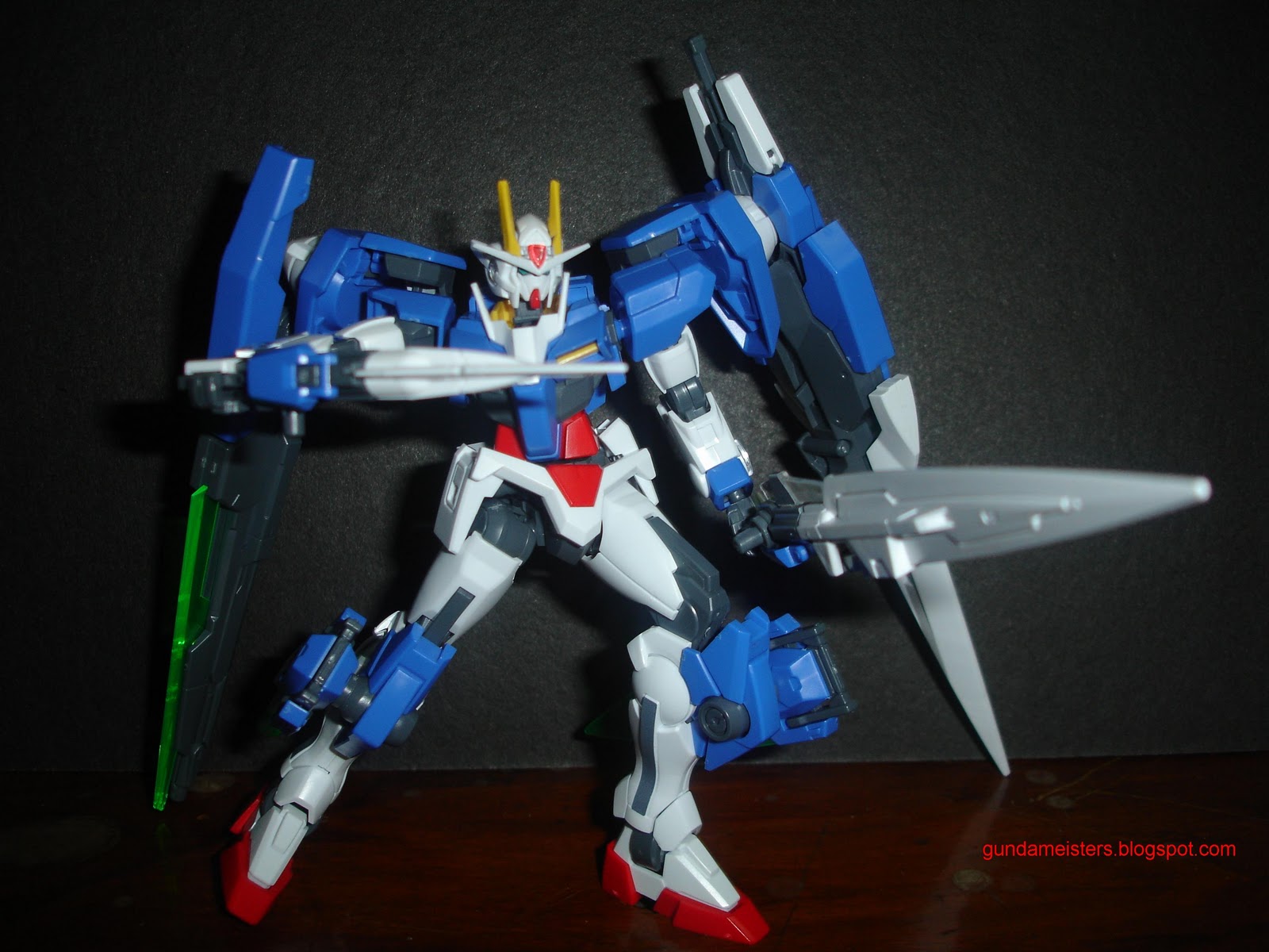 Gundam Meisters: Review: HG 1/144 Gundam 00 Seven Sword G