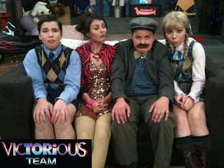 Victorious Team!: Victoria Justice At iCarly.com