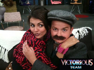 Victorious Team!: Victoria Justice At iCarly.com