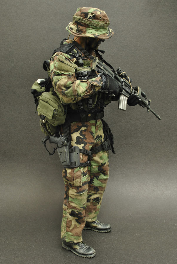 OneSixth.Hobby: SEAL in woodland