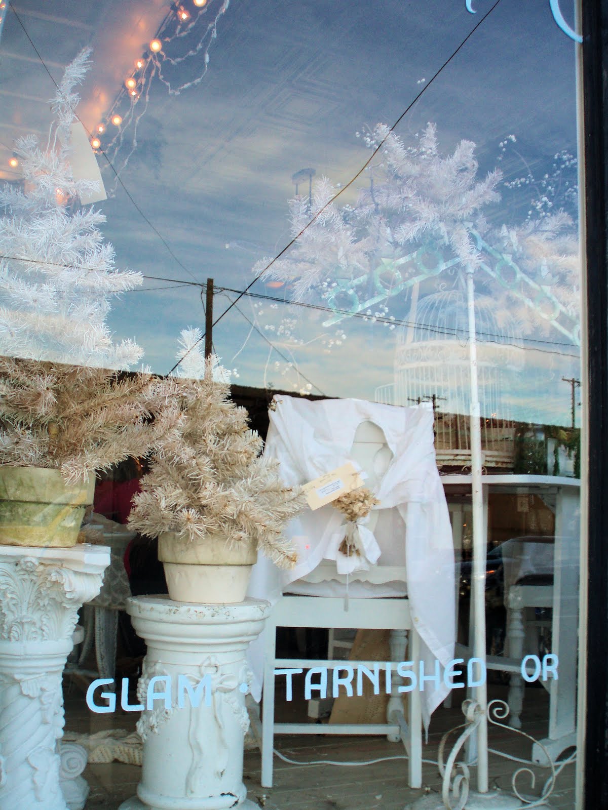 Garden Antqs Vintage: White Christmas Window Display