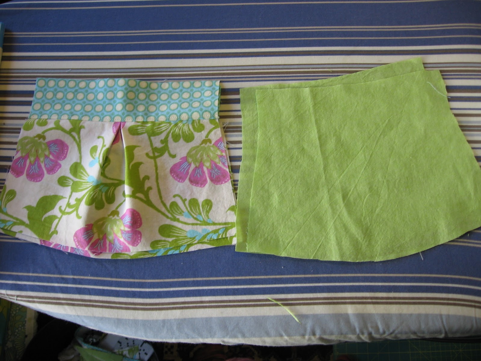 Needle and Spatula: Pleated Pouch Sewing Tutorial