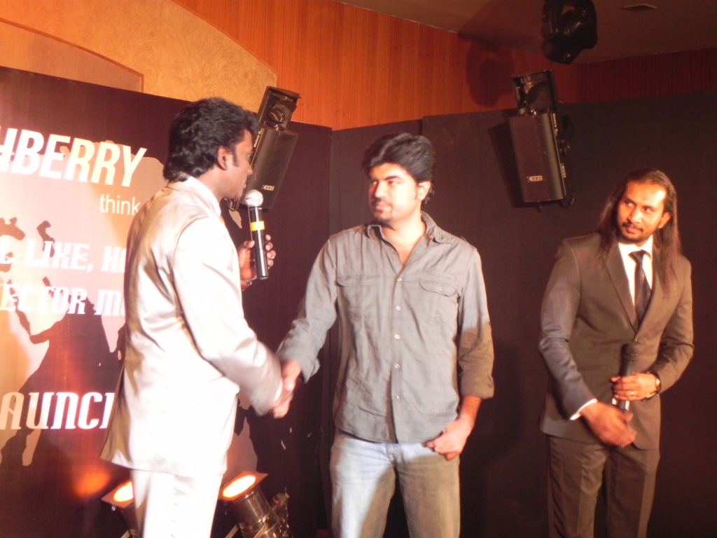 Techberry Mobiles: The India's first projector mobile got launched on ...