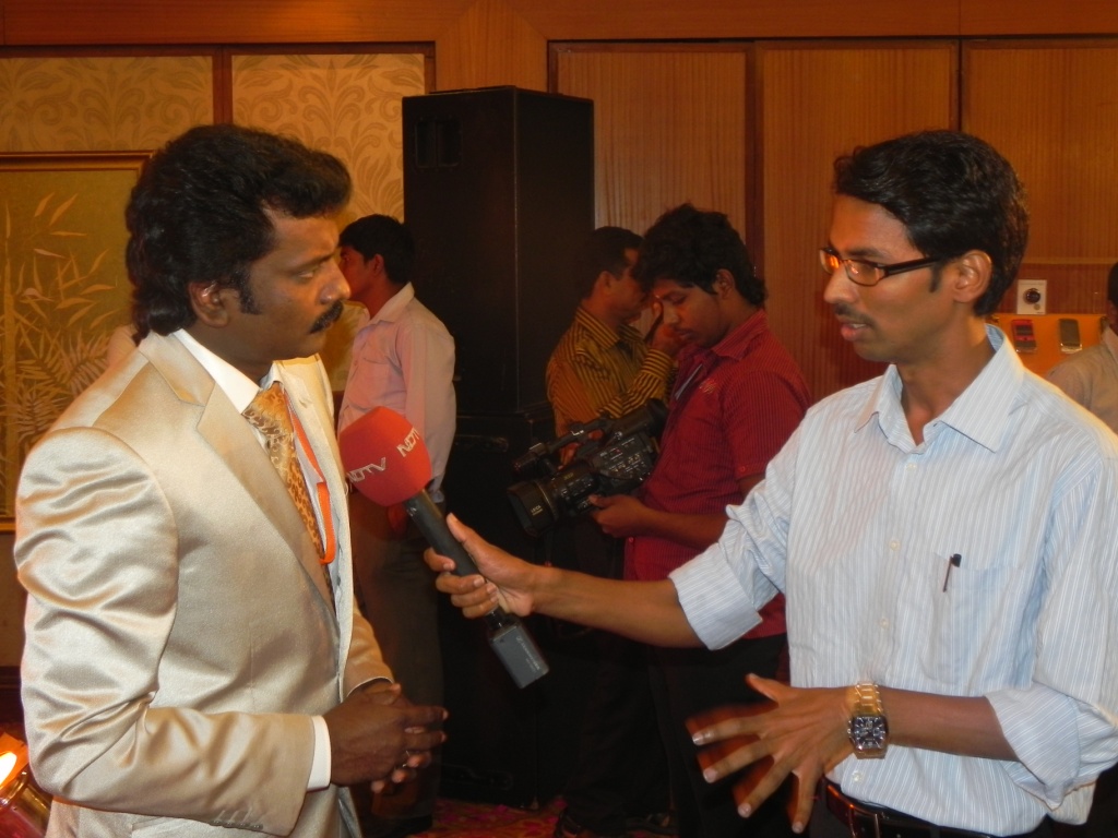 Techberry Mobiles: The India's first projector mobile got launched on ...