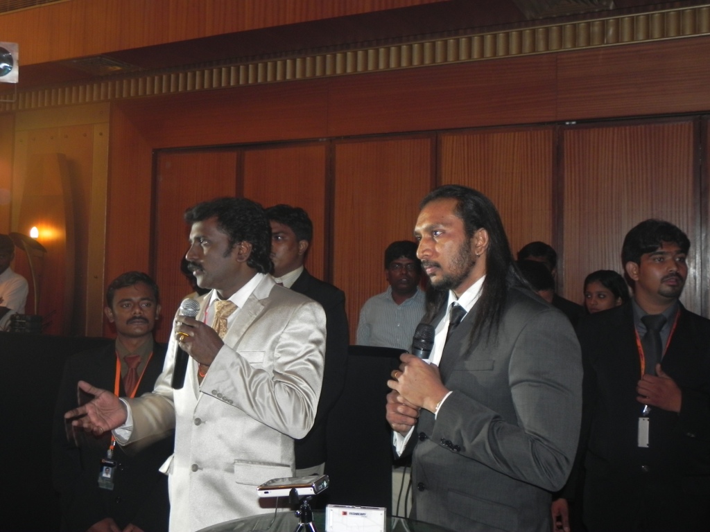 Techberry Mobiles: The India's first projector mobile got launched on ...