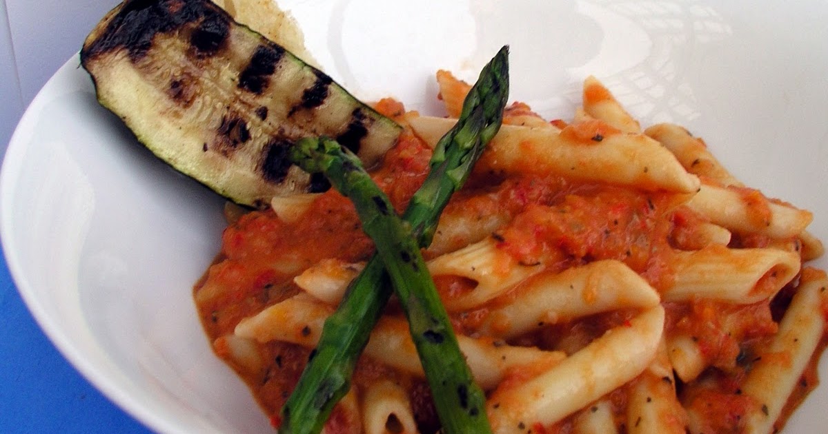 Pasta Pimento / Pasta With Red Bell Pepper Sauce - Few Minute Wonders