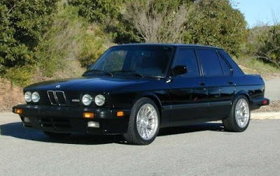 BMW CARS: BMW E28 M5