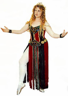 Confessions of a Costumeholic / Confessions d'une Costumeholique ...