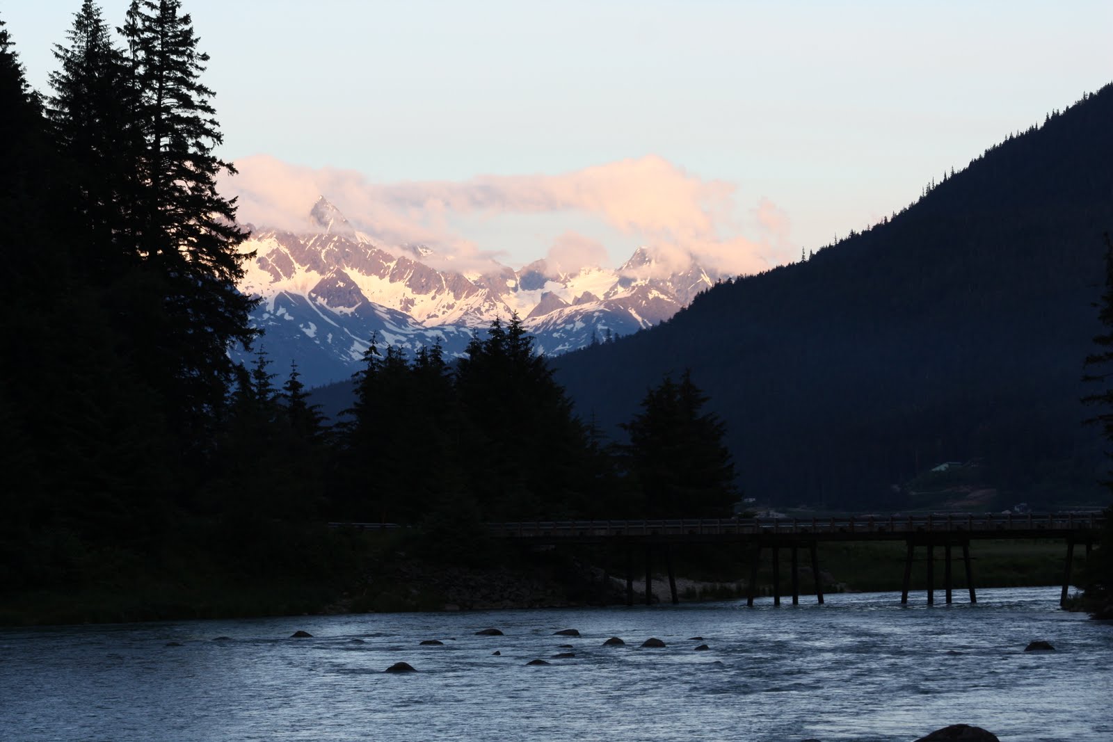 SUMMER CAMP HAINES ALASKA 2010: MOUNTAINS ABOVE CHILKOOT RIVER