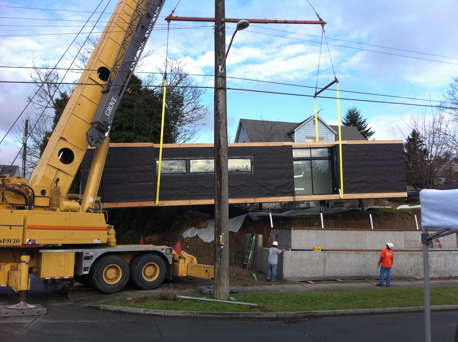 Pb elemental architecture: Prefab: 9'10" Wide House (Lid Park)