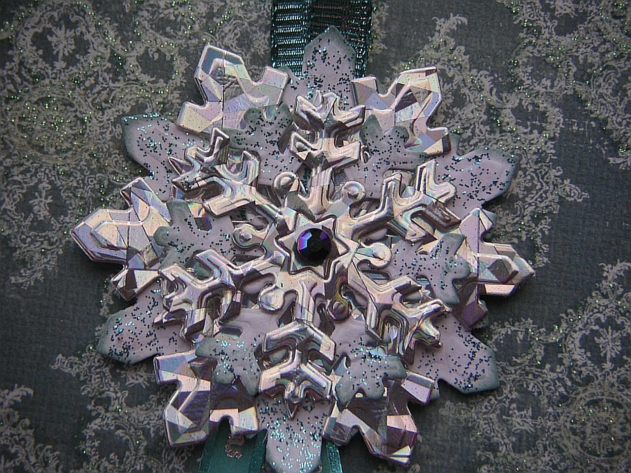 ikki's cuttlebug cupboard: Spellbinder Shapeabilities - Create a Flake