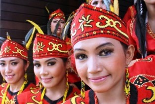 The History of Borneo Island - Blogger Reborn