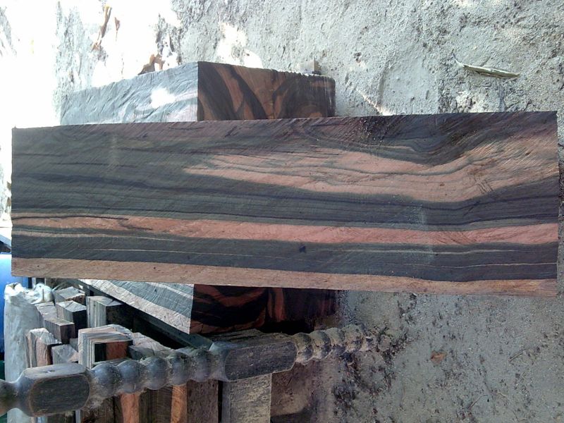 Koleksi Pisau, Parang Dan Golok: Kayu Malam from the Filiphine