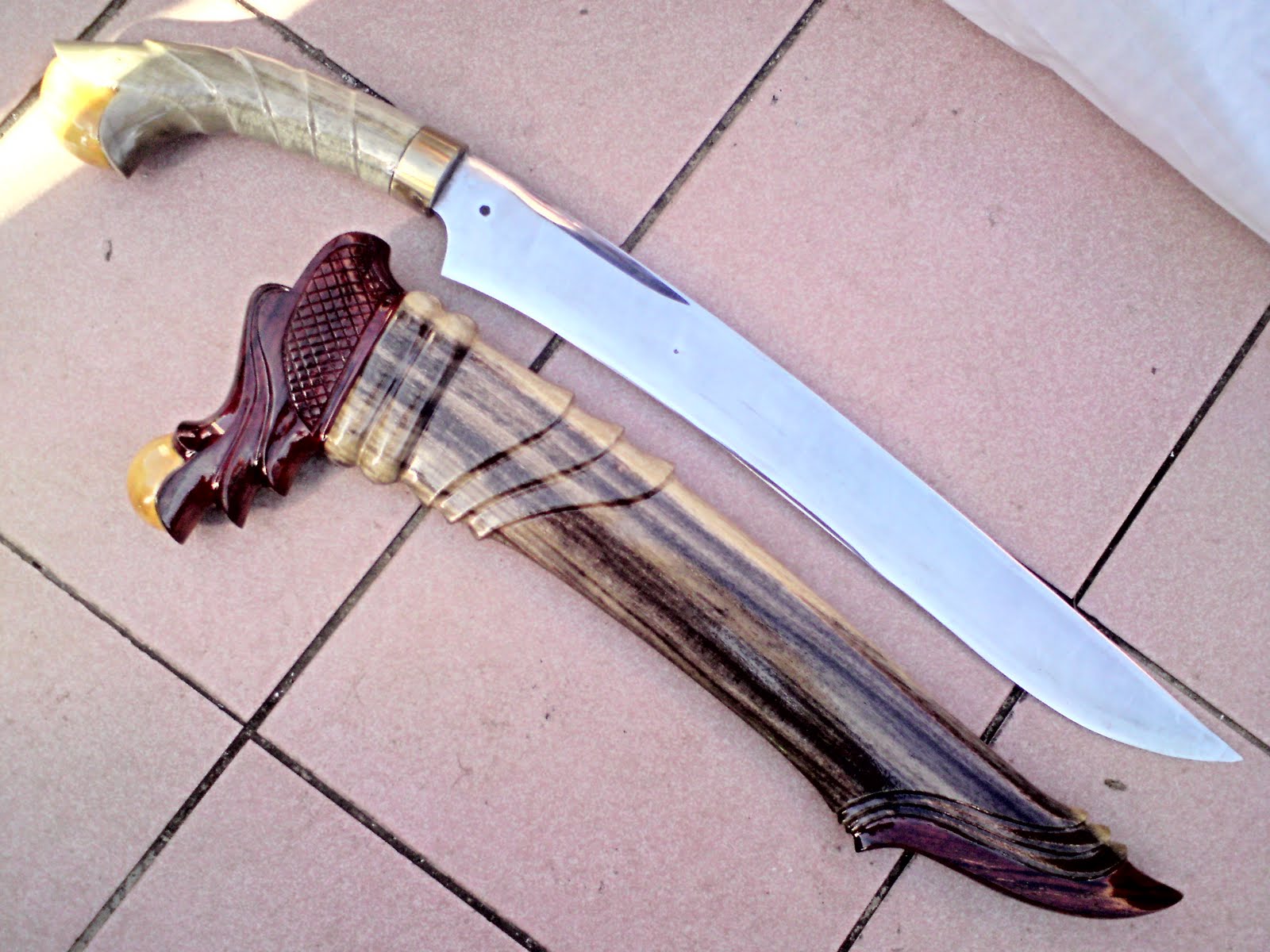 Koleksi Pisau, Parang Dan Golok: Parang Yang Dijual Di Tamu Baru-Baru Ni