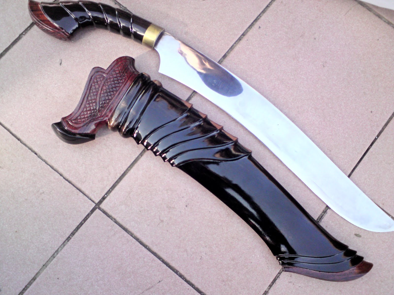 Koleksi Pisau, Parang Dan Golok: Parang Yang Dijual Di Tamu Baru-Baru Ni