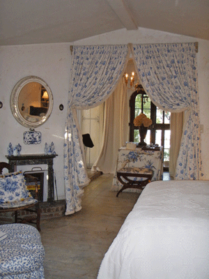 Fabulous Finds Gal: Travel Back In Time To The Master Suite Of The ...