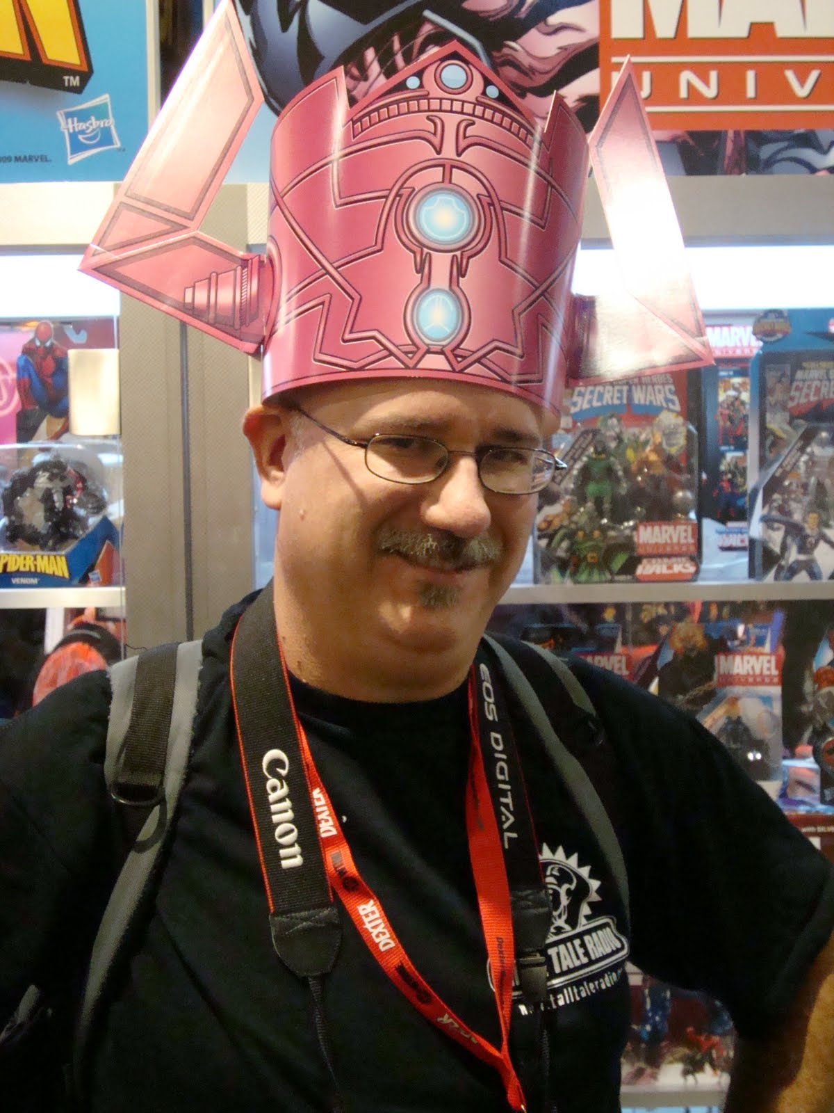 Francesco Explains It All: Comic Con Day One (Briefly in Pictures)