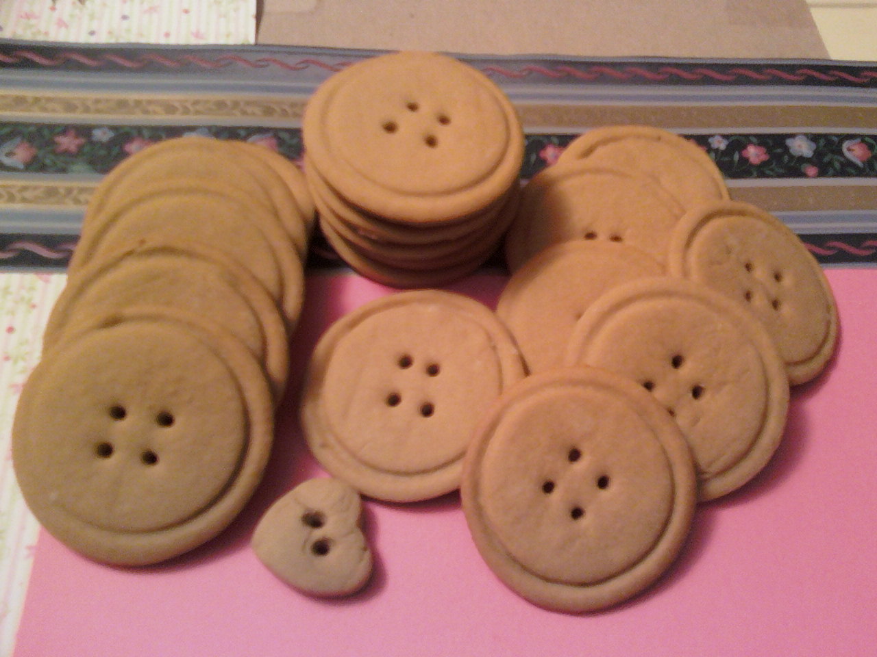 Doakie's Creations: Happy Button Day on Monday November 16th