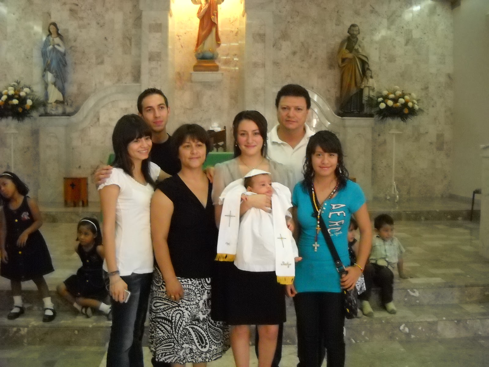 Yo :): ¿Cómo y quién es tu familia?