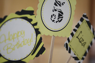 JaeBellz: Zebra Cupcake Toppers