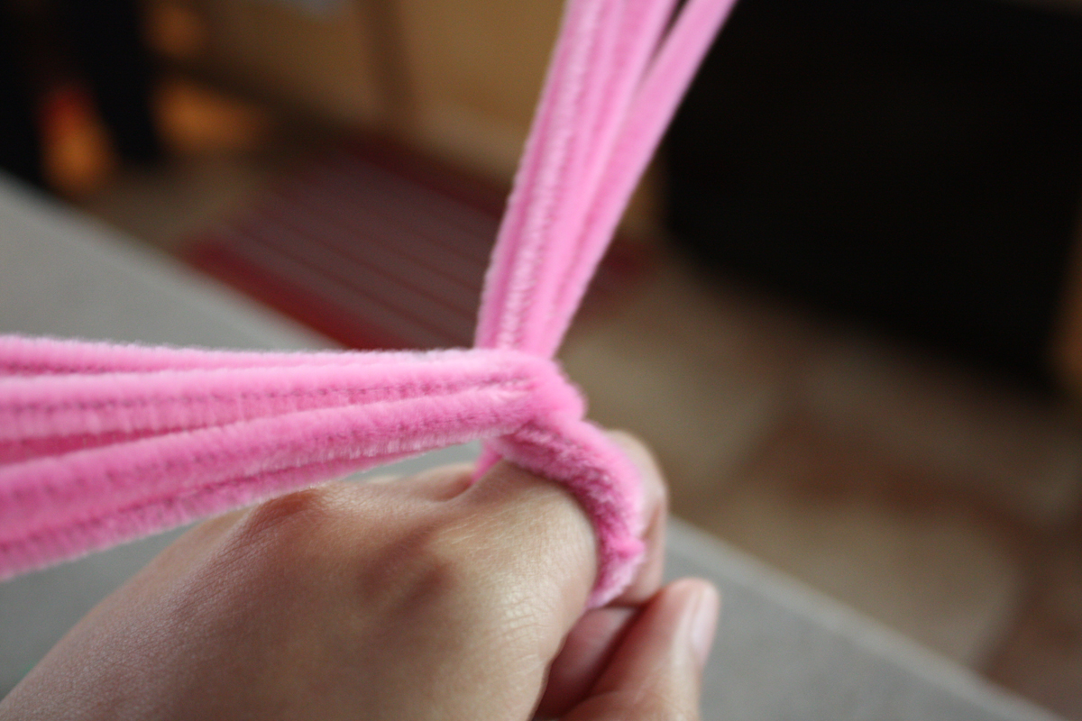 JaeBellz: DIY: Flower Ring Pipe Cleaners