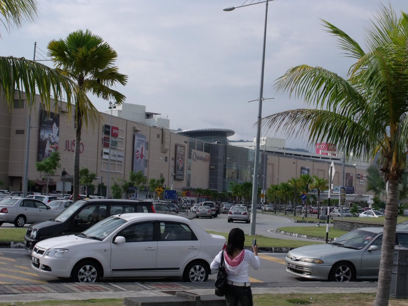 Vinca's Blog : Outside view of Queensbay Penang