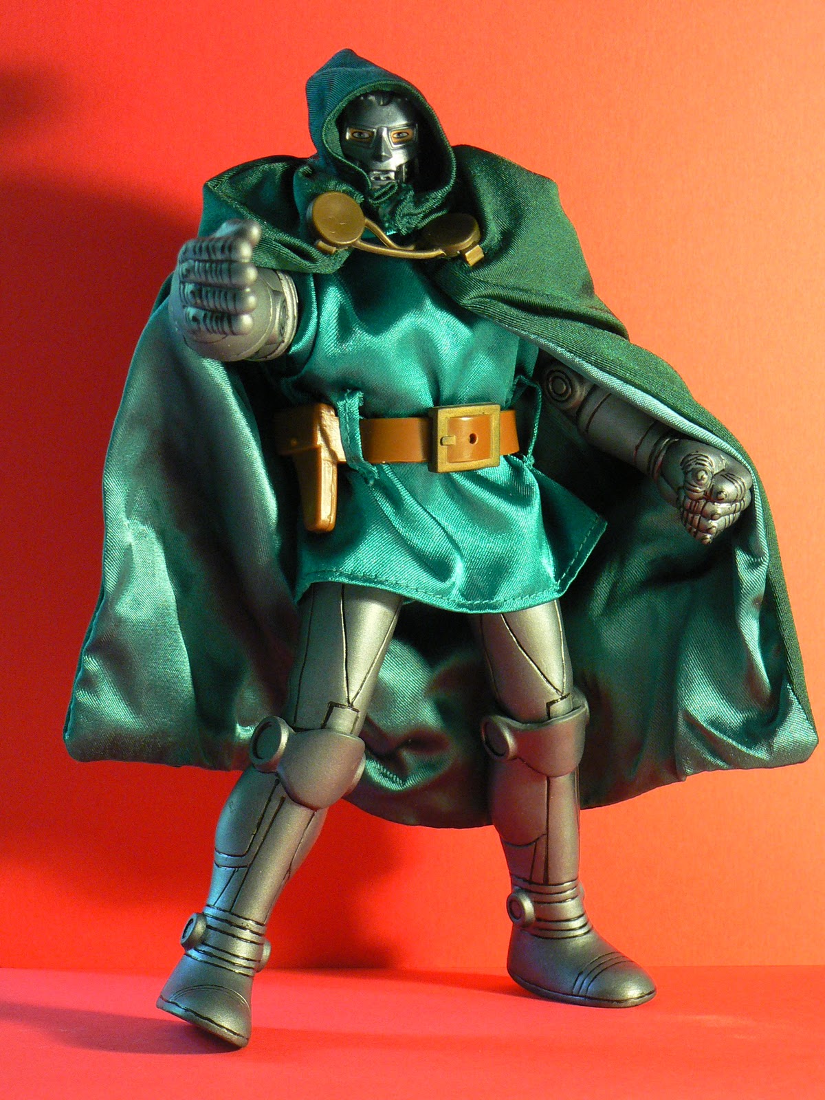 Super-DuperToyBox: Marvel Famous Covers, Dr. Doom- The Beginning!