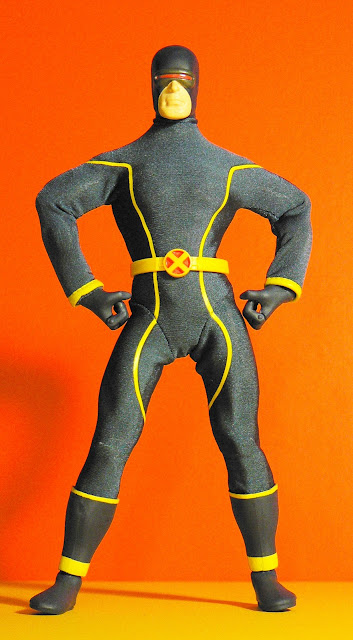 Super-DuperToyBox: 9" Signature Series Cyclops by Hasbro