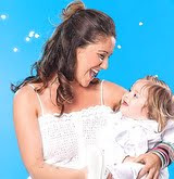 FC nordeste -MR: A cantora Maria Rita passeia com o filho em shopping