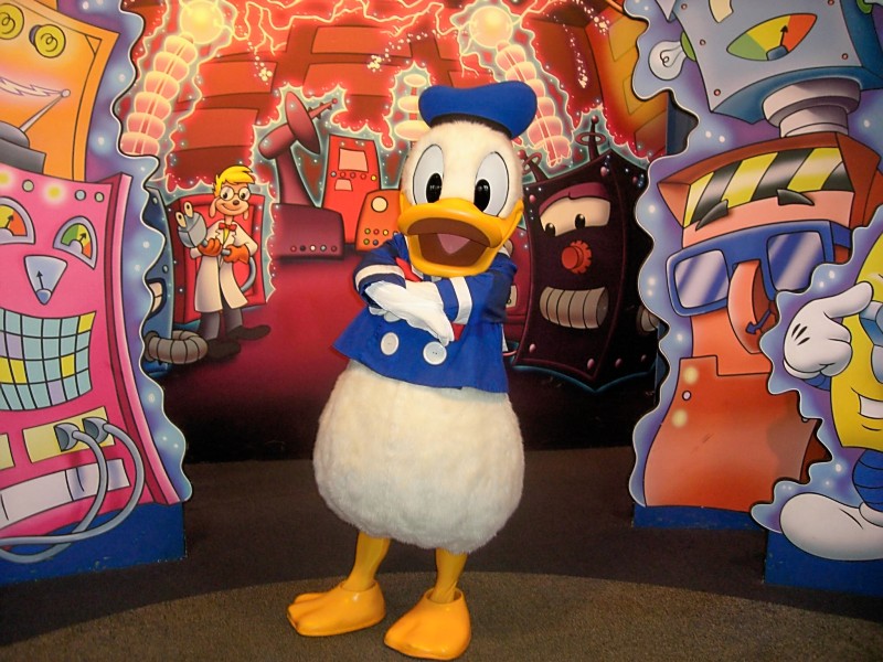 Unofficial Disney Character Hunting Guide: Epcot Character Spot!