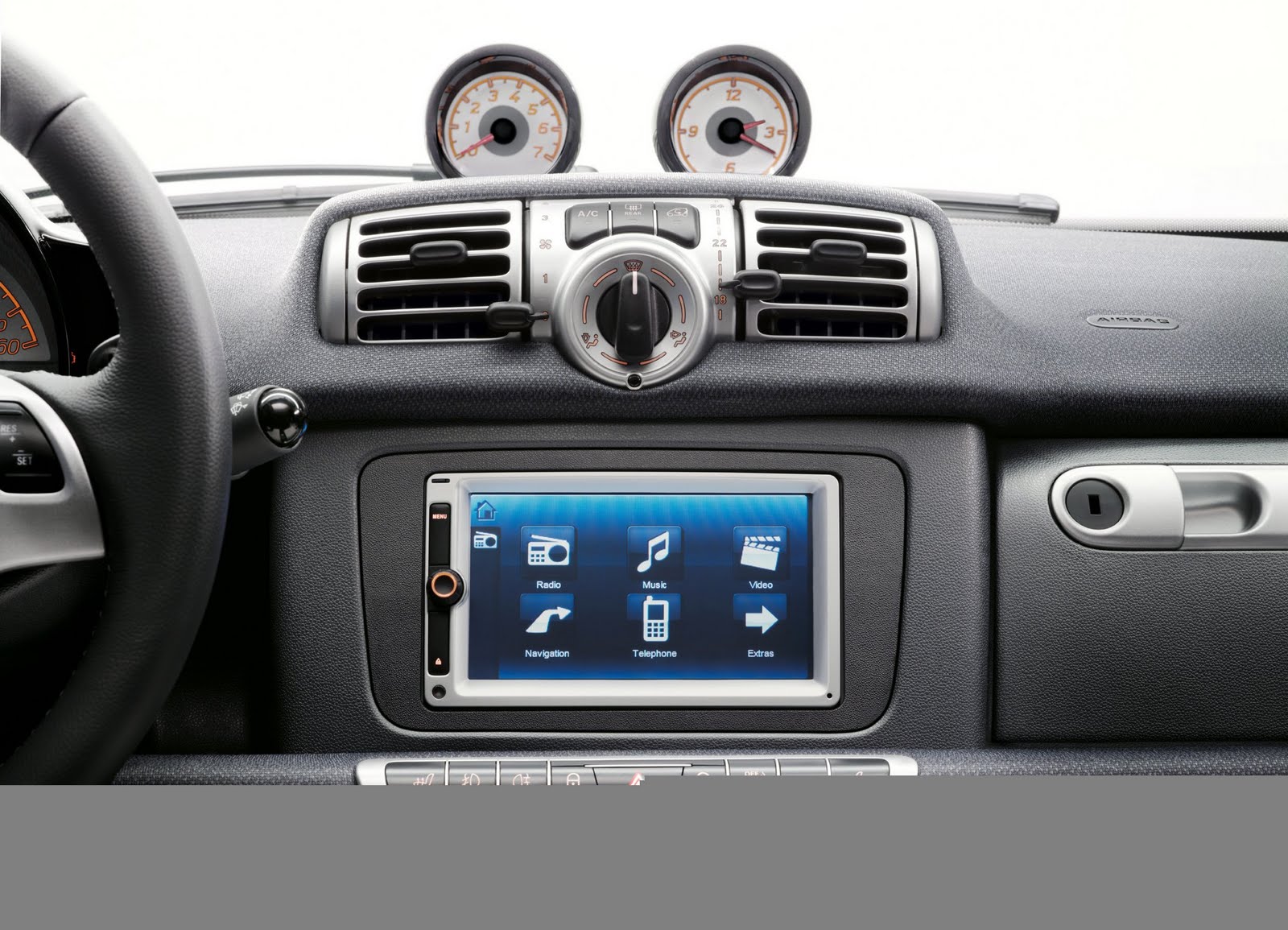 Voiture communicante: Une navigation à commande vocale sur la Smart