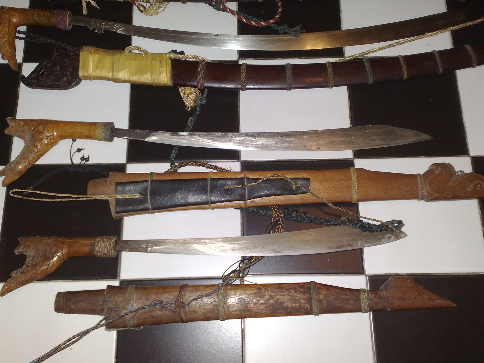 SaribasBlogger: NYABUR & ILANG TANAH MERAH