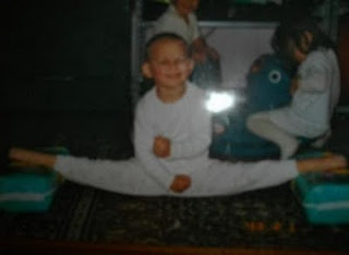 Tip-Top: Five-year-old Romanian Giuliano Stroe has a six pack, in ...