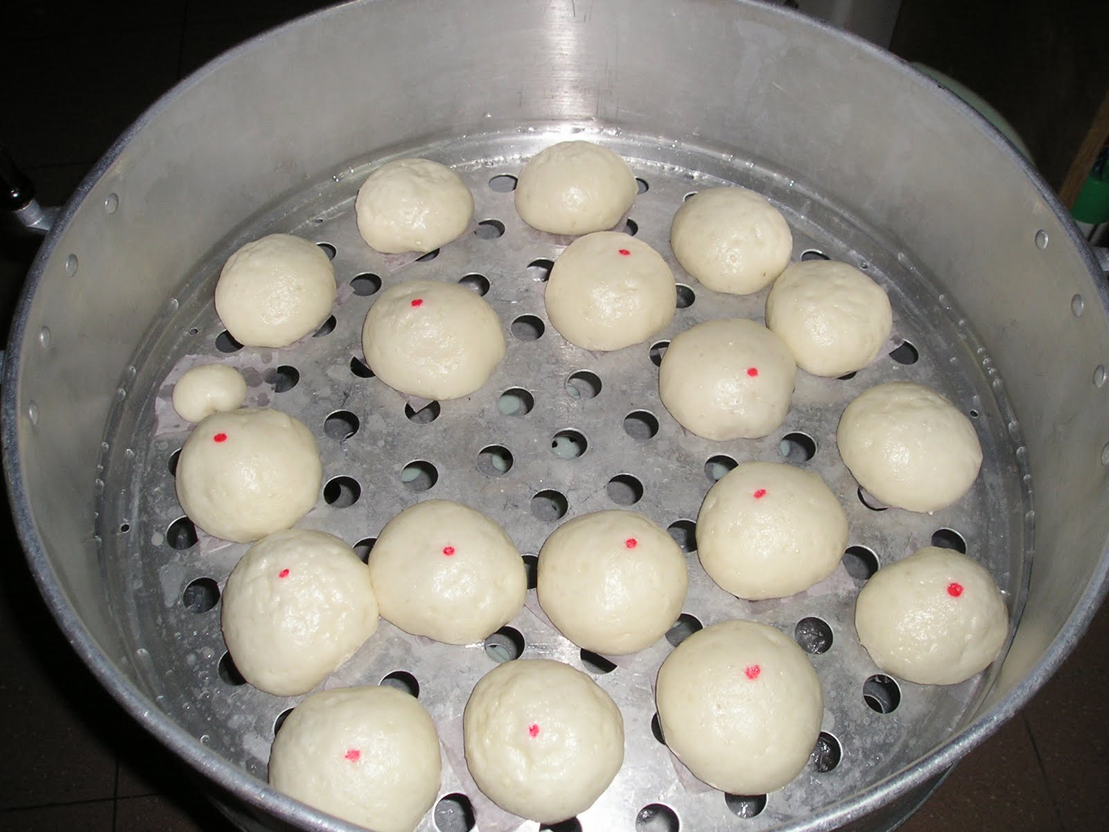 Christine's Kitchen: Steamed pau
