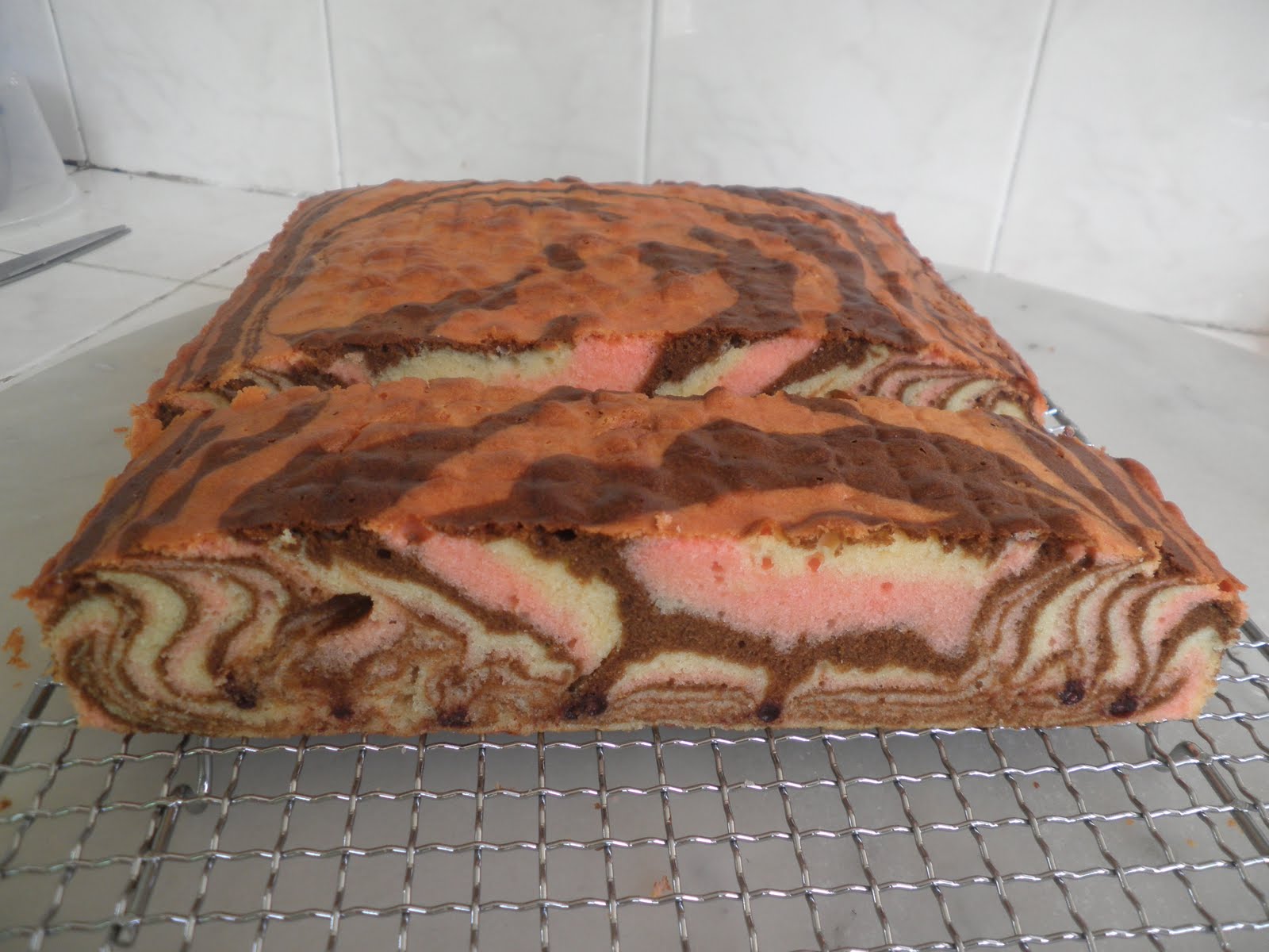 Christine's Kitchen: Tri-color Marble Cake