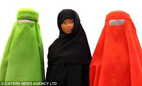 Diamonds Fashion: Už aj Barbie nosí Burku