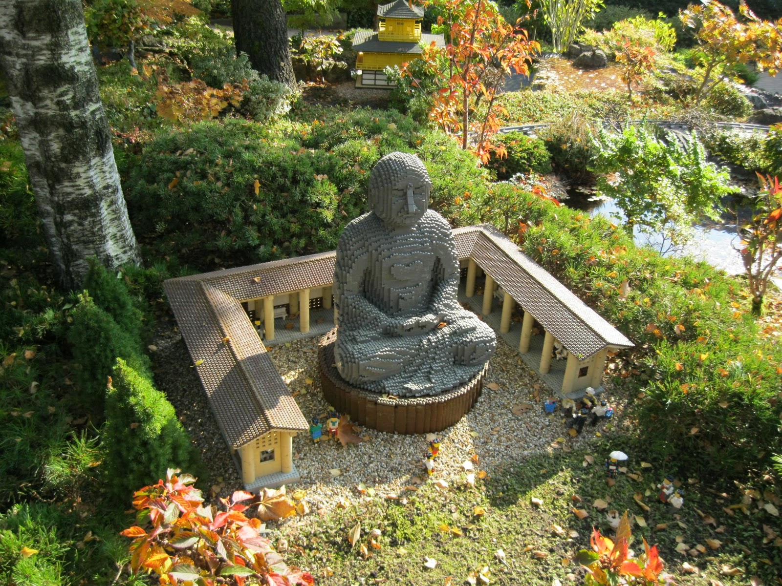 The Moon Has Teeth.: Vending machines in Germany...