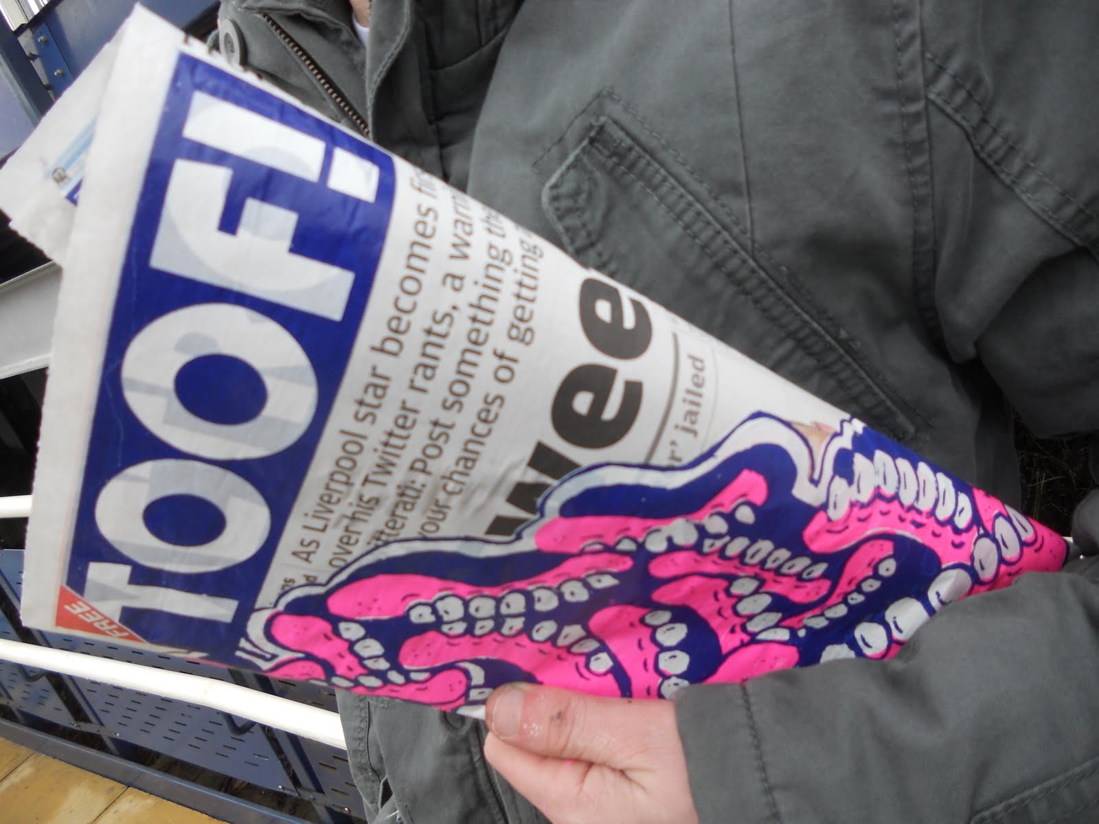 Sweet Toof Stops The Press | Hookedblog - Street Art from London and beyond