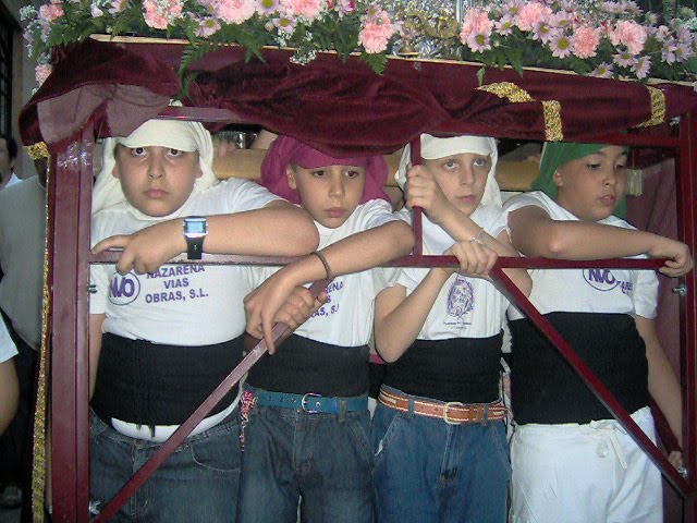 Mi Callejuela: CANTERA DE COSTALEROS EN TRIANA, ¿QUIEN HA DICHO QUE ...