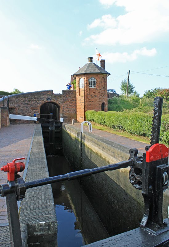 Captain Ahab's Watery Tales: Wolverley to The Bratch