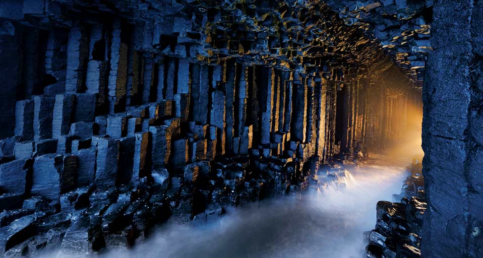 Bing Archive: Pilastri di basalto nella Fingal's Cave, Staffa, Isola di ...