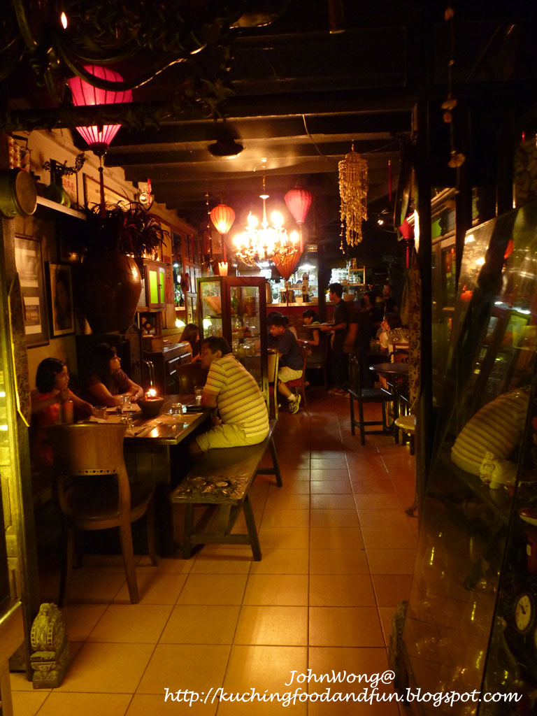 Kuching Food and Fun: The Junk Restaurant