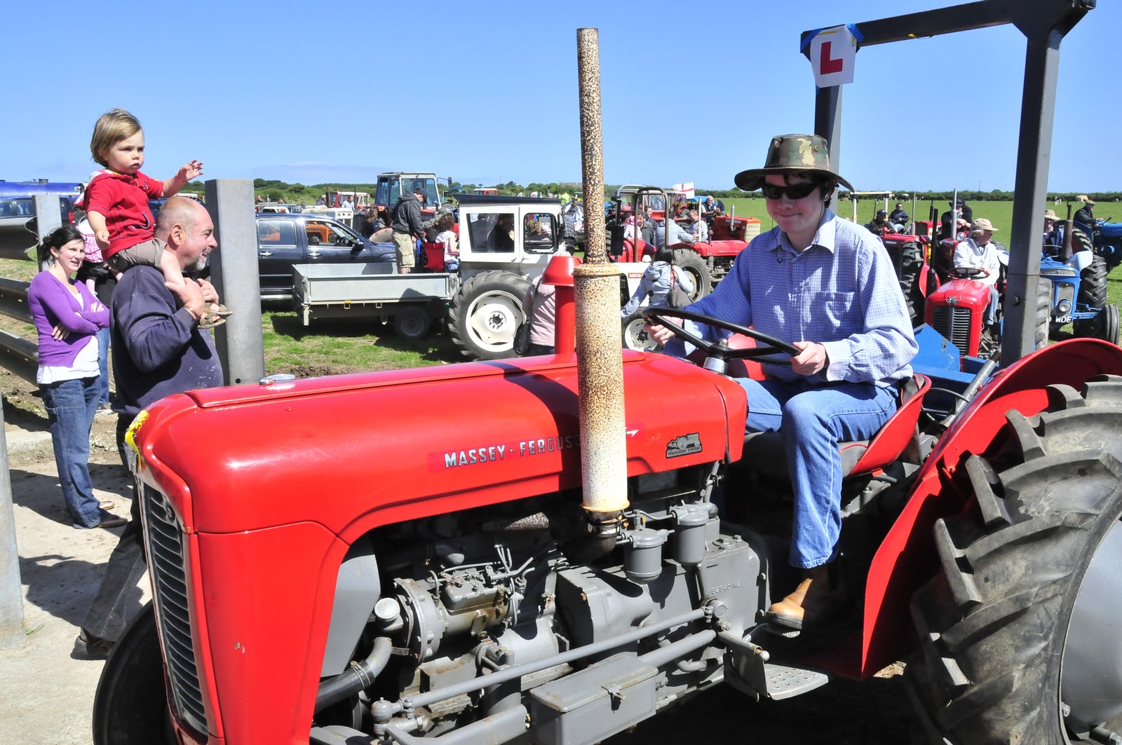 Holidays In Wales: National Vintage Tractor Run April 24th 2011 ...