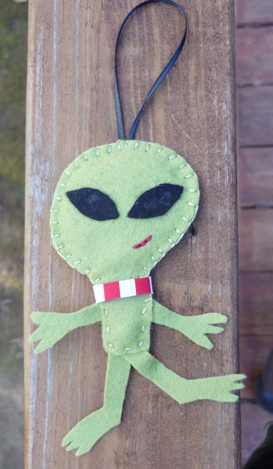 cocoaeyesthestitcher: The Evolution of Christmas Aliens!!