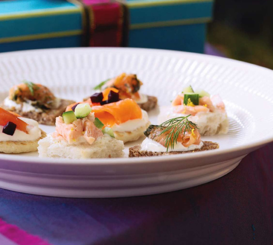 Recipes and ideas for the fistive season: Canapes & Cocktails