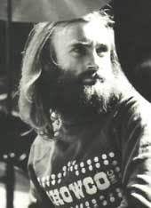 pics of musicians w/ infrequently seen facial hair (or lack thereof ...