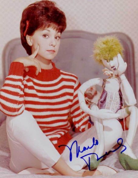 Me, Myself, and I: I want your style, Marlo Thomas!