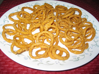 My food recipes: CHEGODILU (andhra snack)