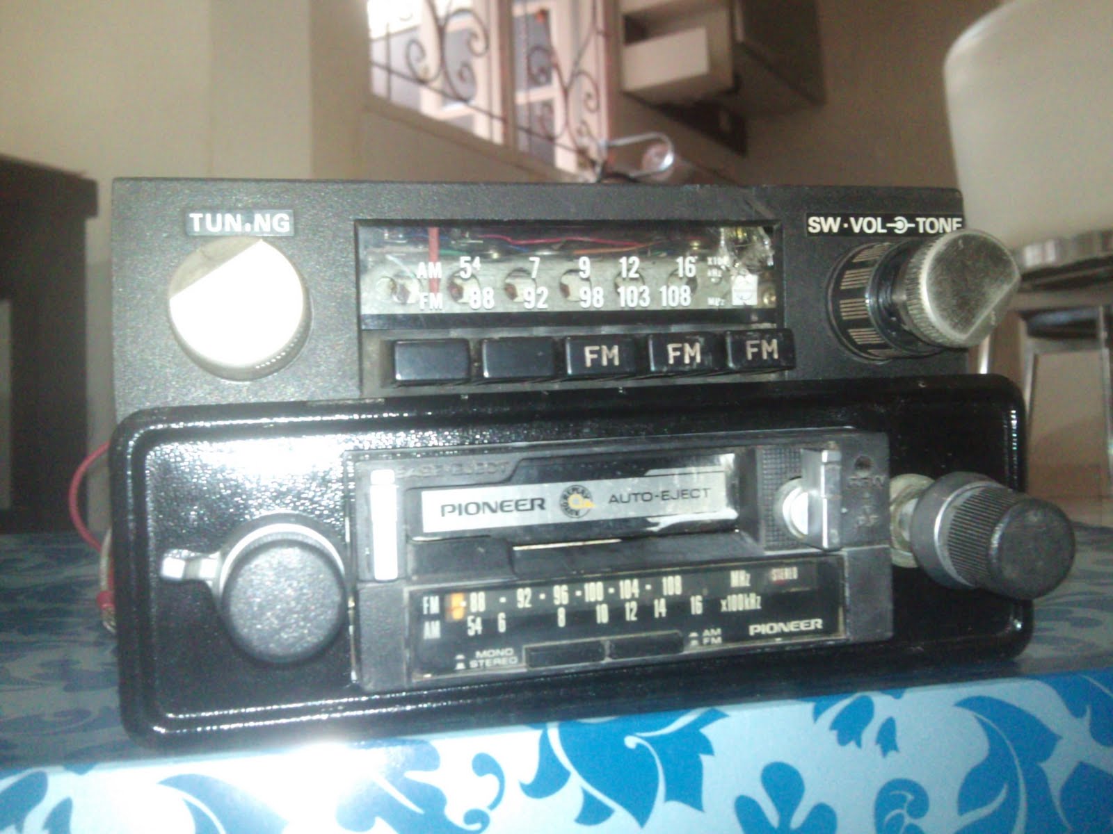 Automotive Journey: For Sale : Vintage Head Unit (Retro)