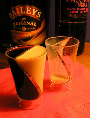 BAR EXPERTIZE: SHOTS, SHOOTERS & POUSSE-CAFE